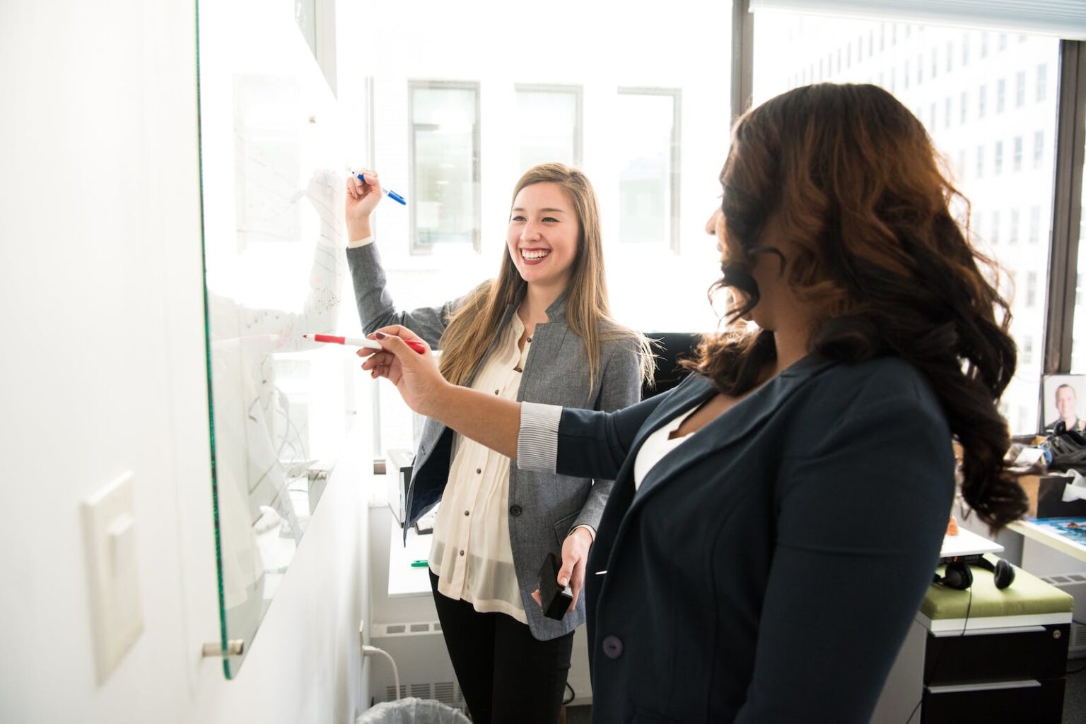 Does Your Workplace Have Good Communication? Atlanta Workers Say Yes