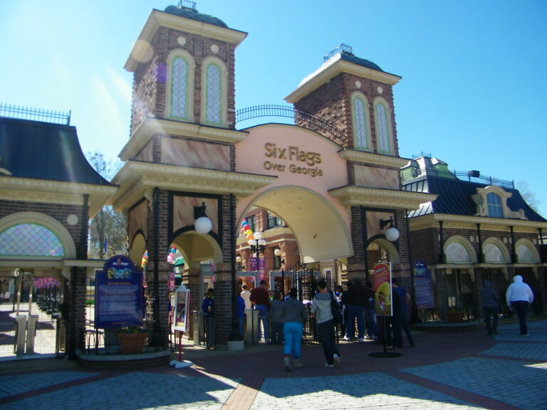 Six Flags Over Georgia Offers Access to 40 Parks with 2026 Season Pass