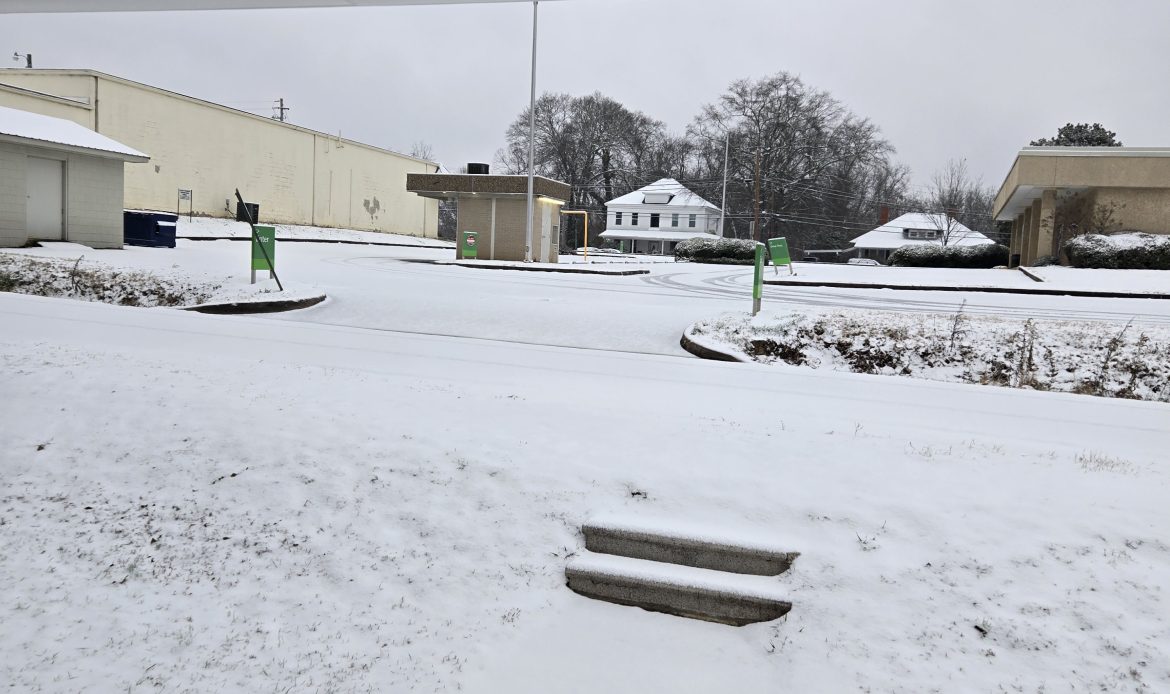 Around Georgia: Snow Photos and Updates
