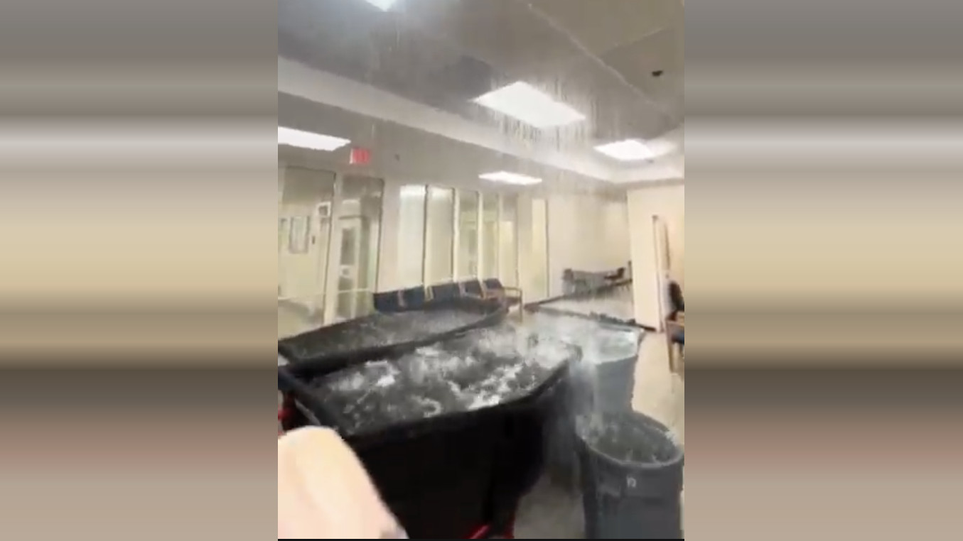 70,000 gallons of water flood Fulton County Jail